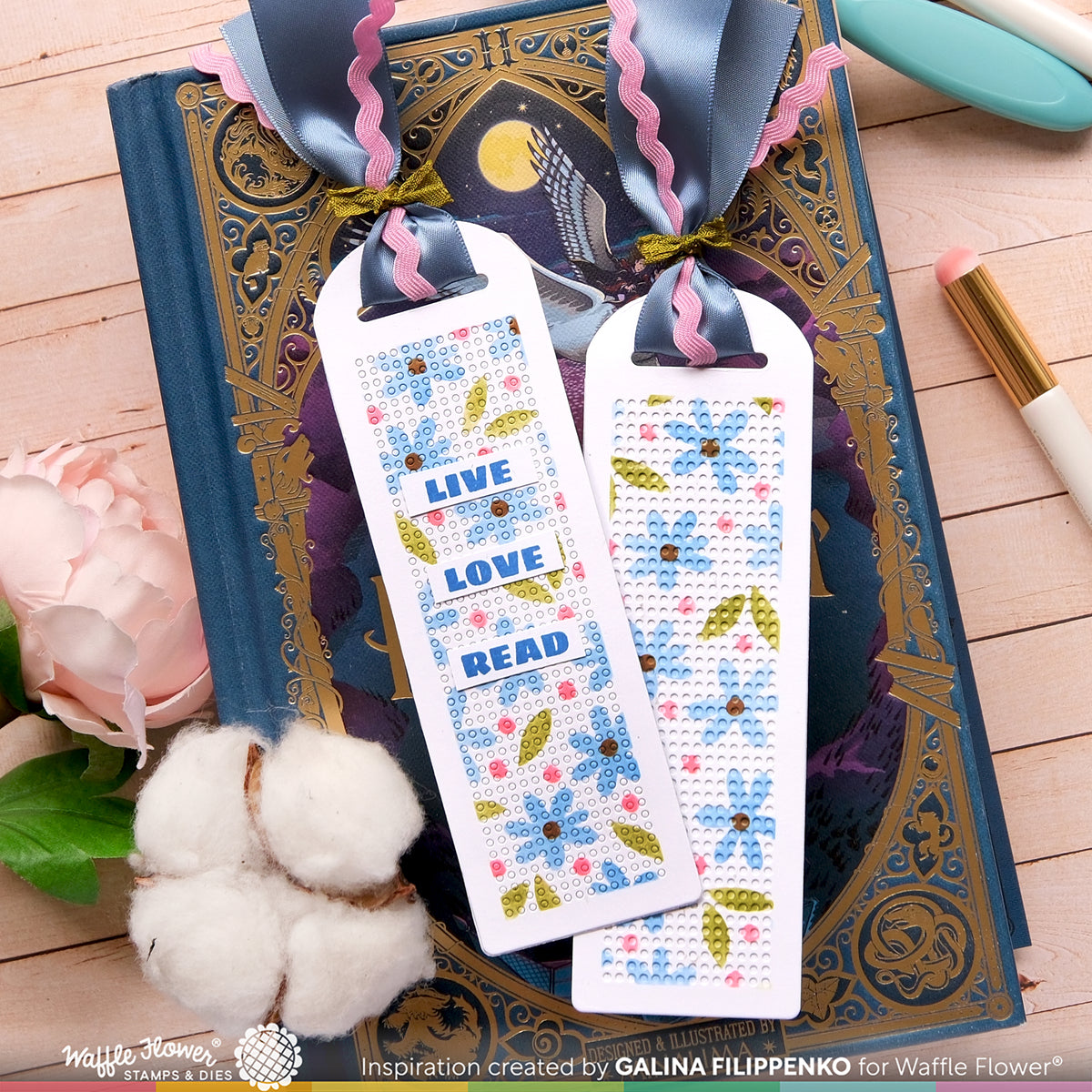 Stitchable Round Bookmark Die – WaffleFlower.com