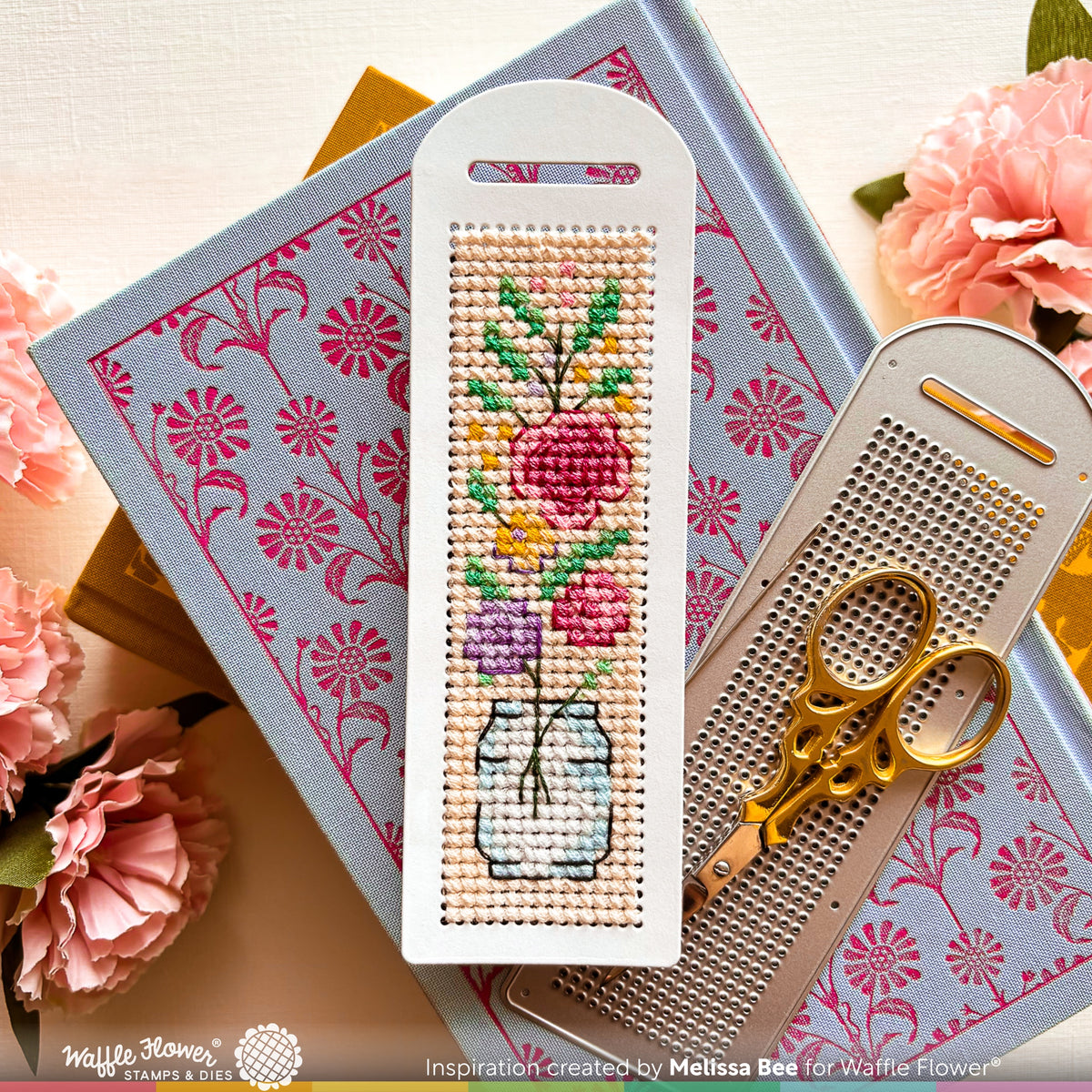 Stitchable Round Bookmark Die – WaffleFlower.com